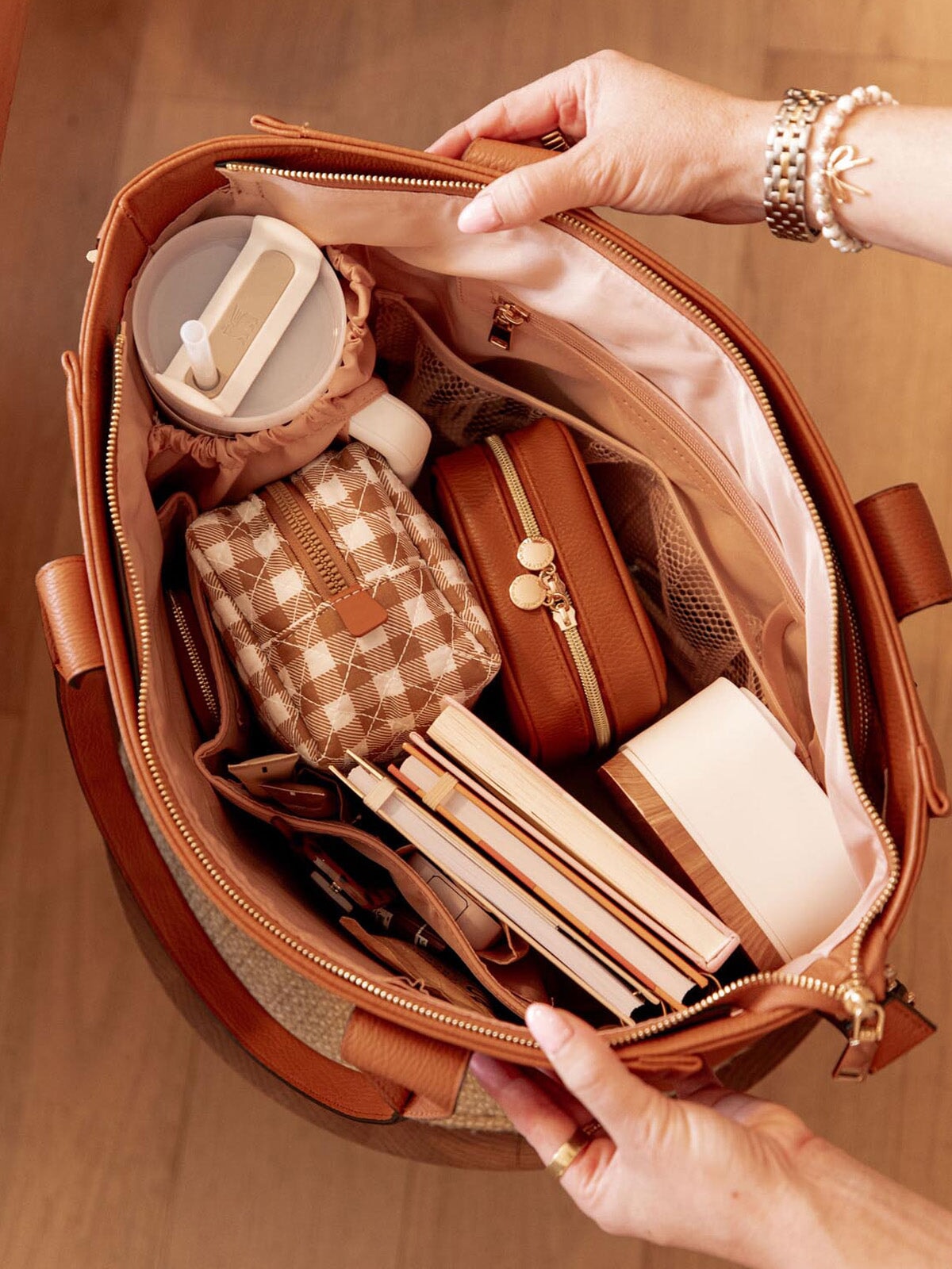 Multitasker Bag Chestnut | Poppy and Peonies – Poppy & Peonies